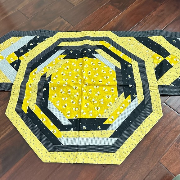 Handmade | Kitchen | Set Of 2 Quilted Hexagon Table Topper And Table ...